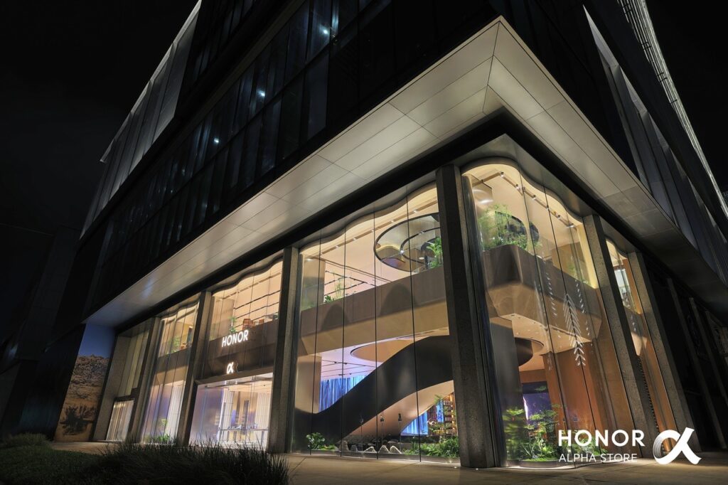 HONOR เปิดตัว ‘ALPHA Flagship Store’ แห่งแรกในเซินเจิ้น