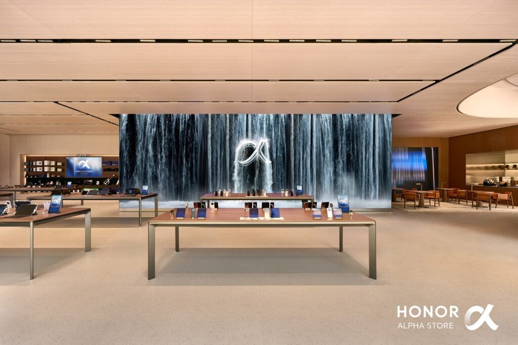 HONOR เปิดตัว ‘ALPHA Flagship Store’ แห่งแรกในเซินเจิ้น