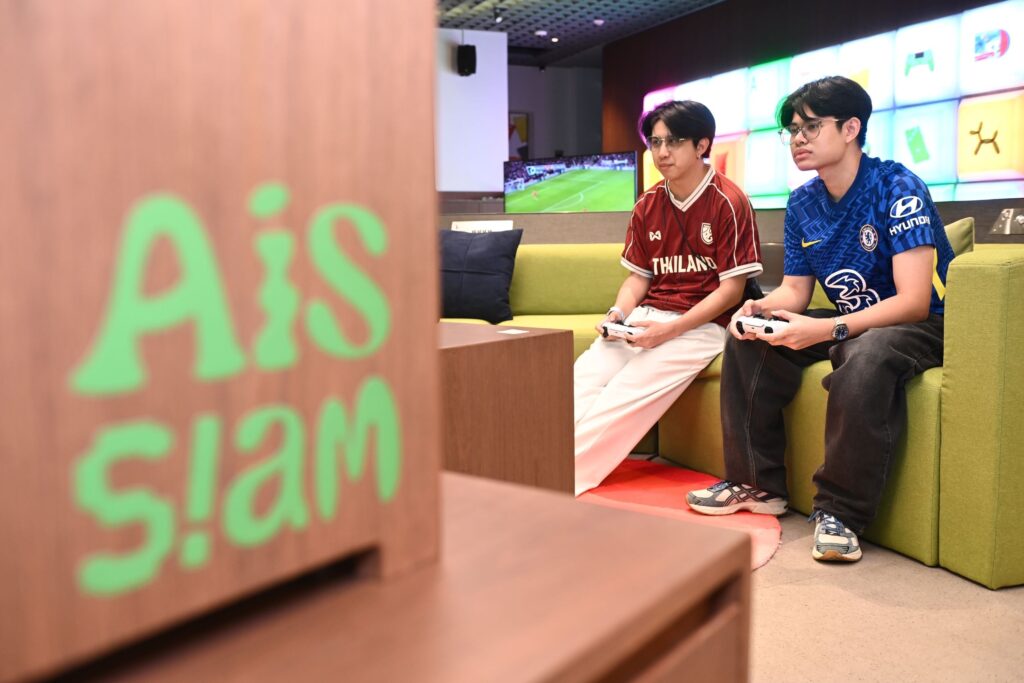 AIS SIAM CO-PLAY NIGHT เปิดสนามบิ๊กแมตช์แดงเดือดใจกลางสยาม!
